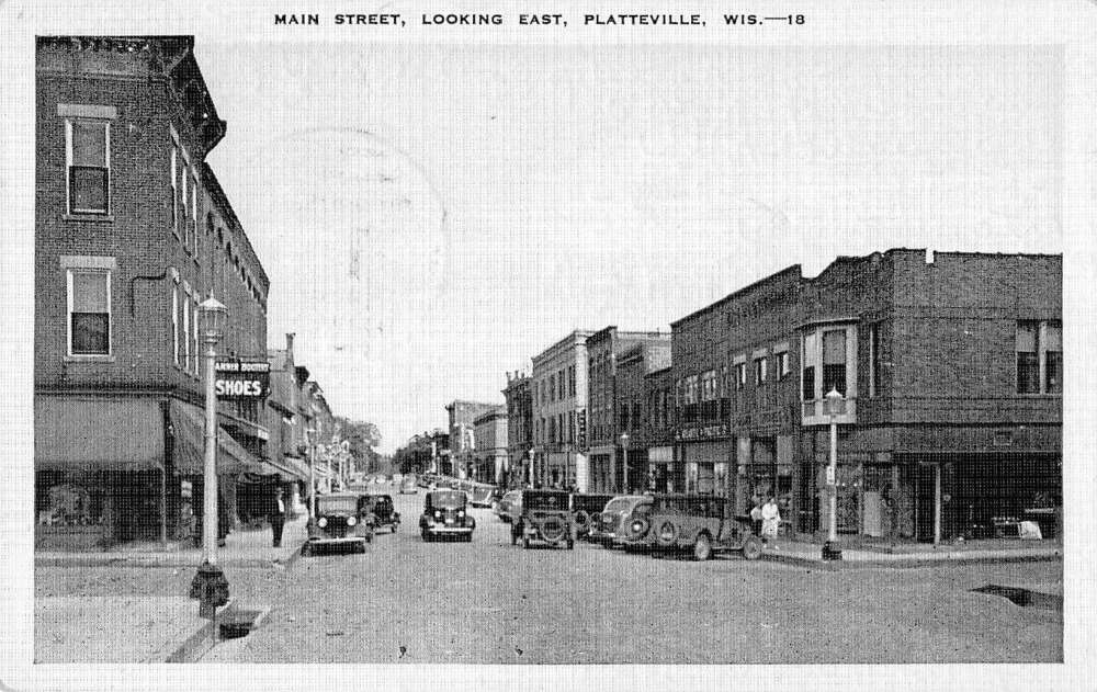 Platteville Wisconsin Main Street looking East vintage pc DD5722 - Mary ...
